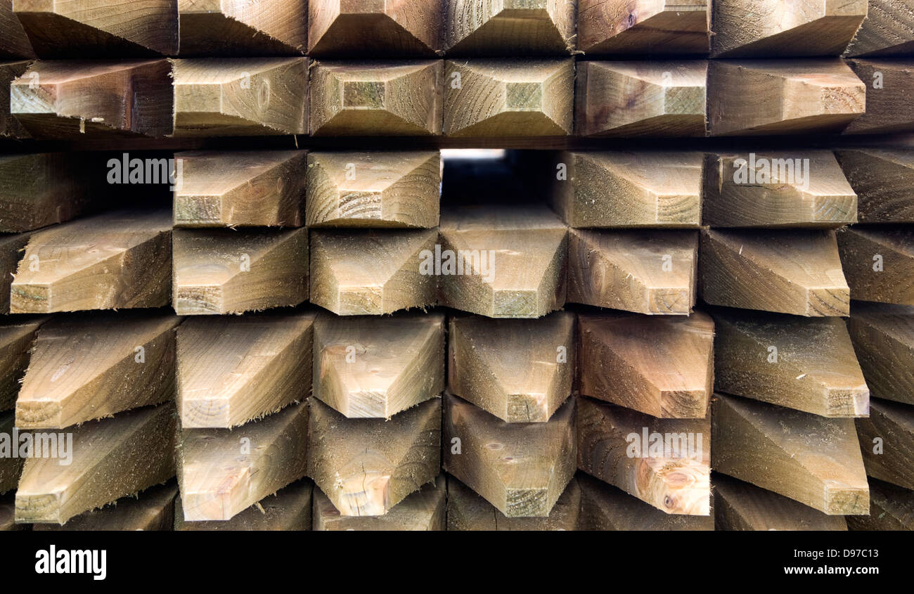 Round wooden fence posts hi-res stock photography and images - Alamy