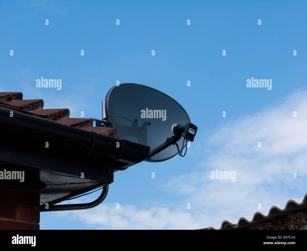 Communications dish hi-res stock photography and images - Alamy