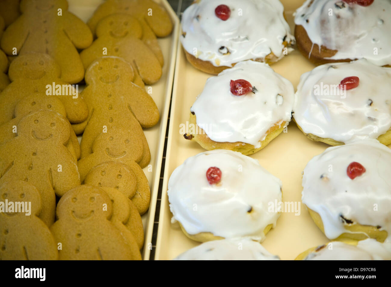 Sweet pastries in bakery hi-res stock photography and images - Alamy