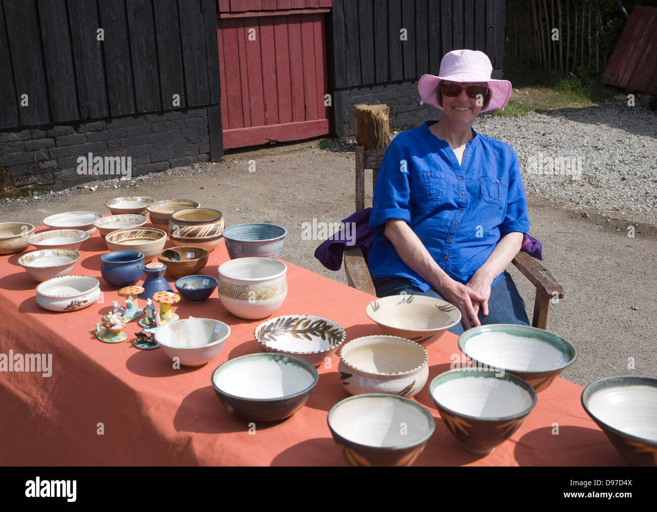 Pottery display hi-res stock photography and images - Alamy