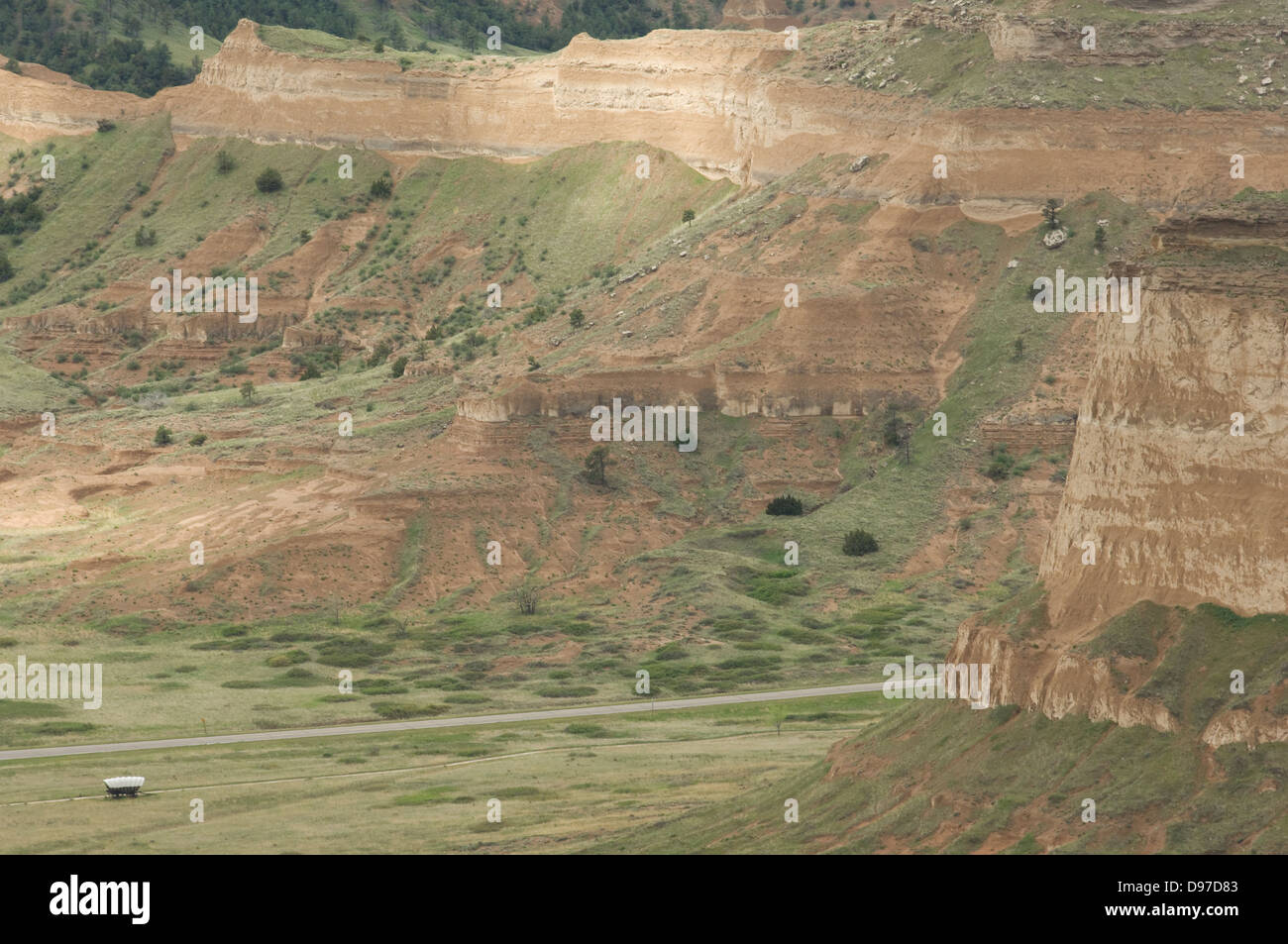 Road through Mitchell Pass on the Oregon Trail, Scotts Bluff National ...