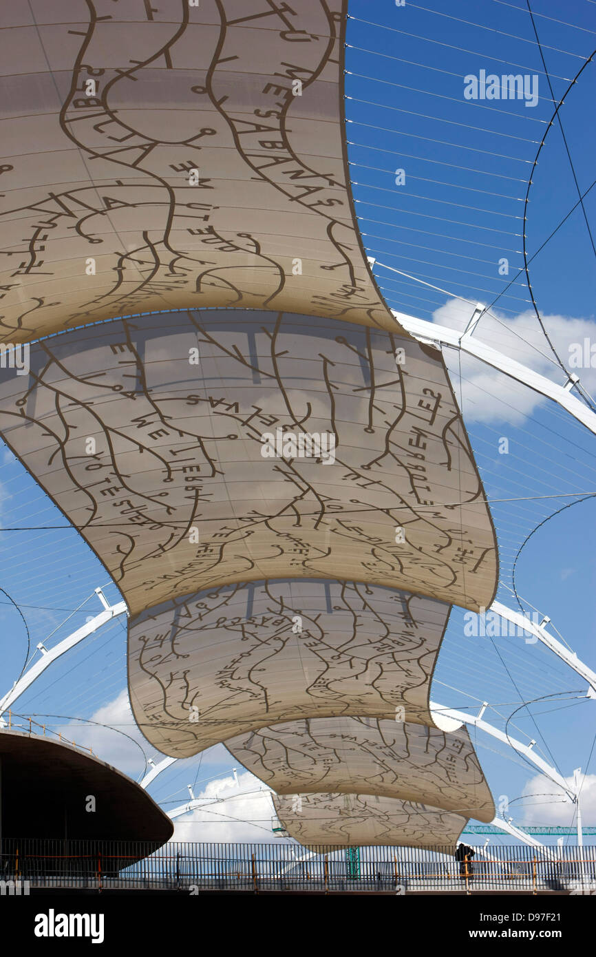 Wave shaped architecture hi-res stock photography and images - Alamy