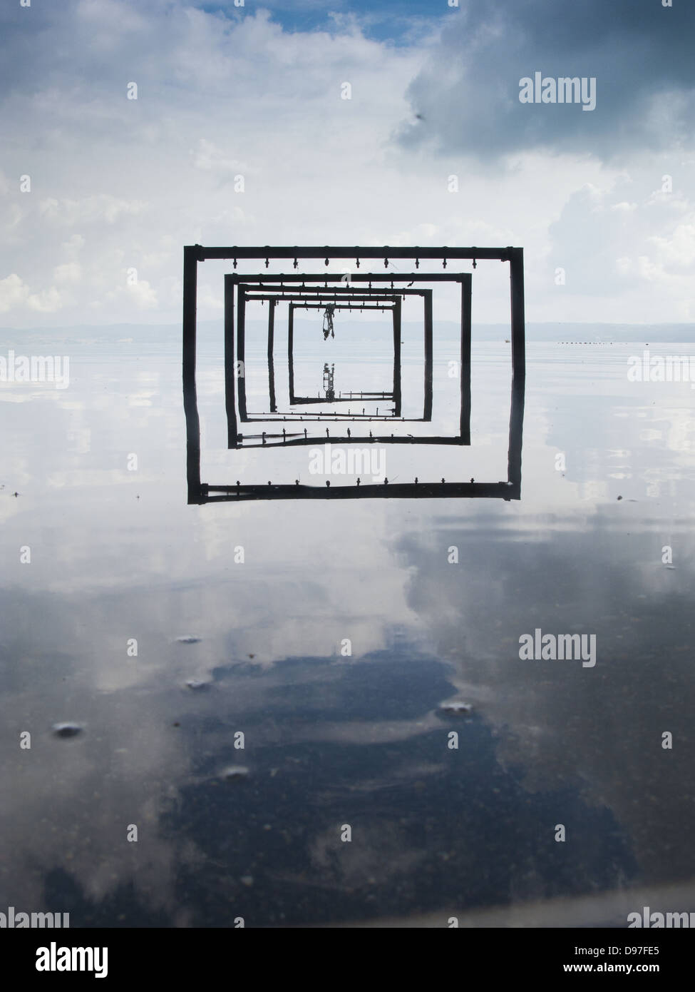 Strange effect of water hi-res stock photography and images - Alamy