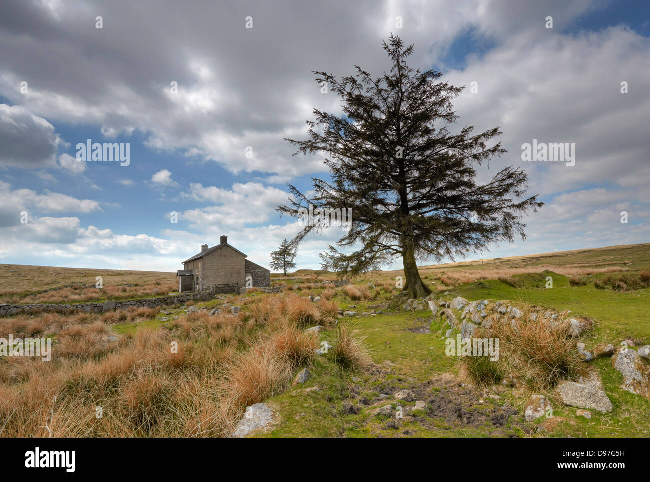 Devon Dartmoor Nun's Cross deserted farm house on the Maltern Way Stock ...
