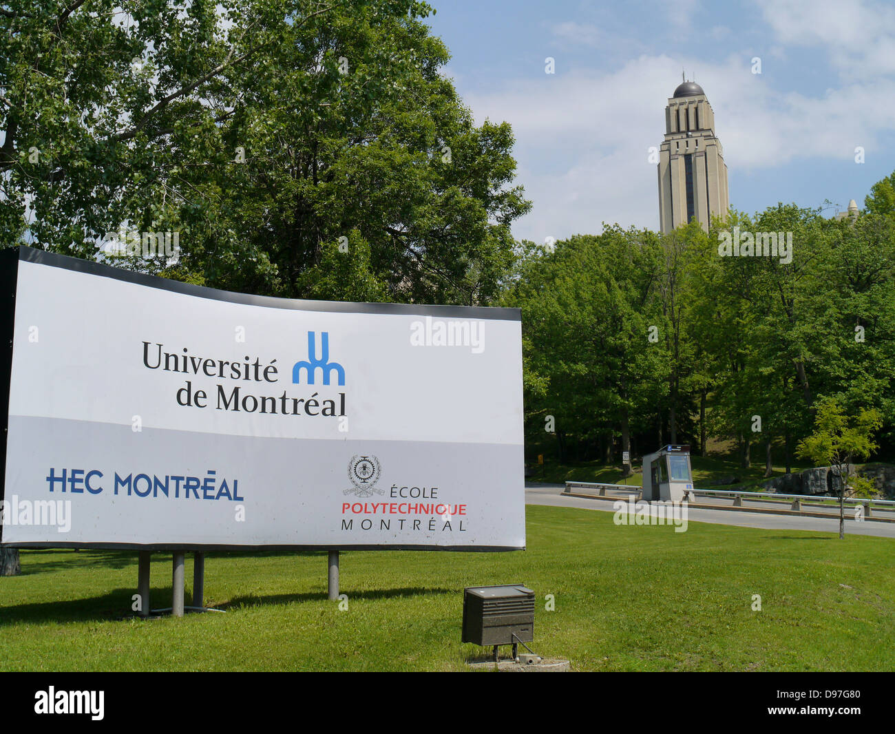 Montreal building hi-res stock photography and images - Alamy