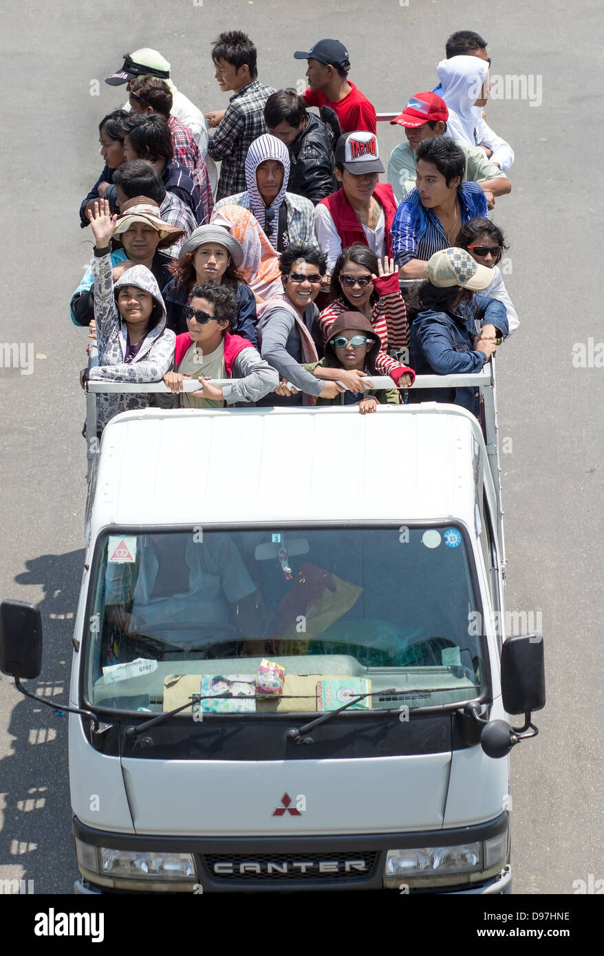 Full lorry hi-res stock photography and images - Alamy