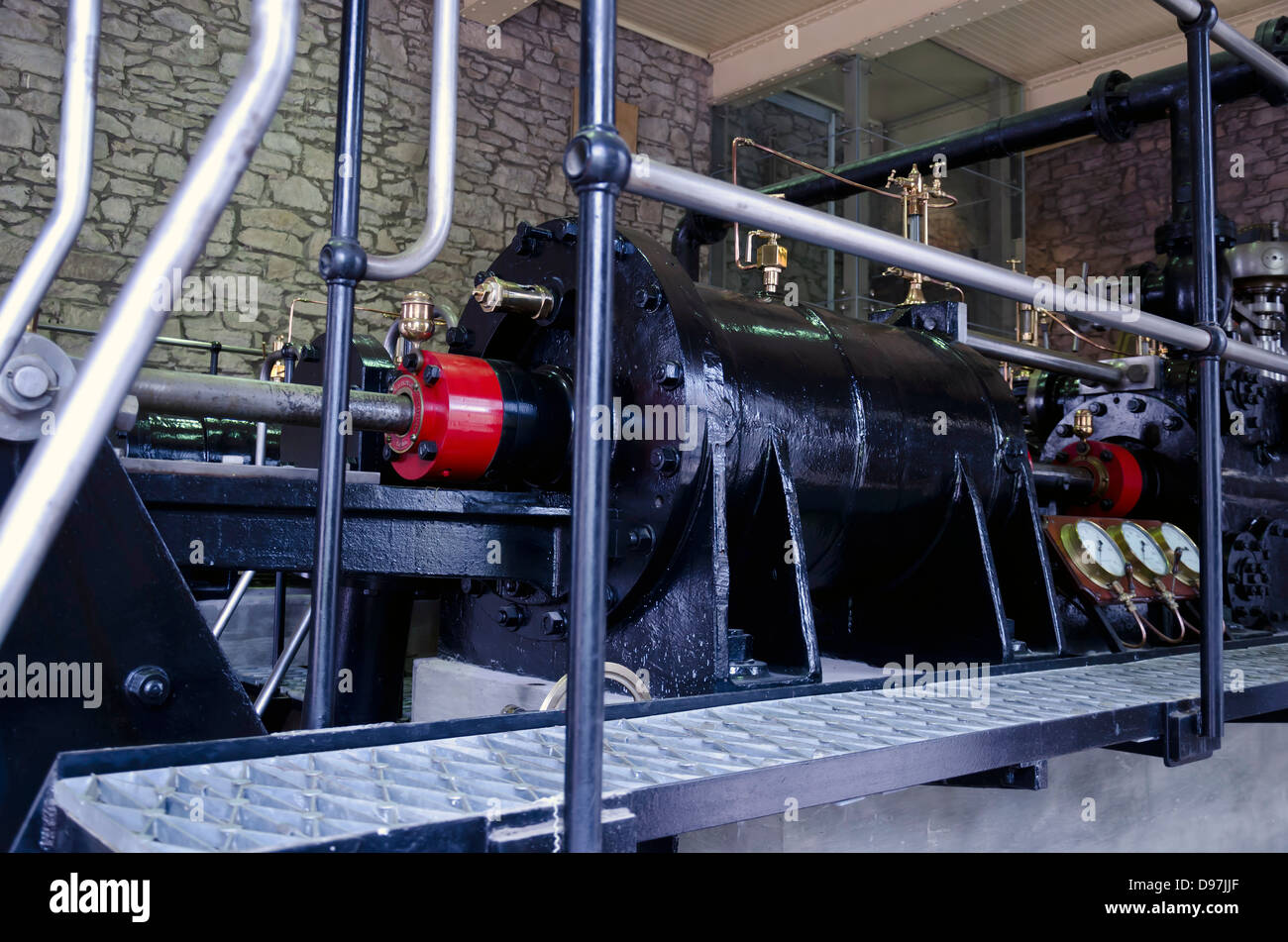 Large steam cylinder hi-res stock photography and images - Alamy