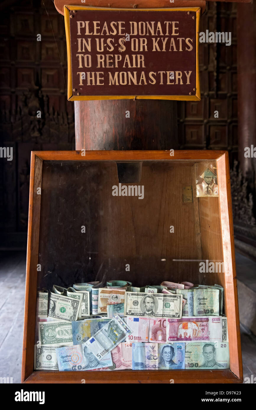 Donate box hi-res stock photography and images - Alamy