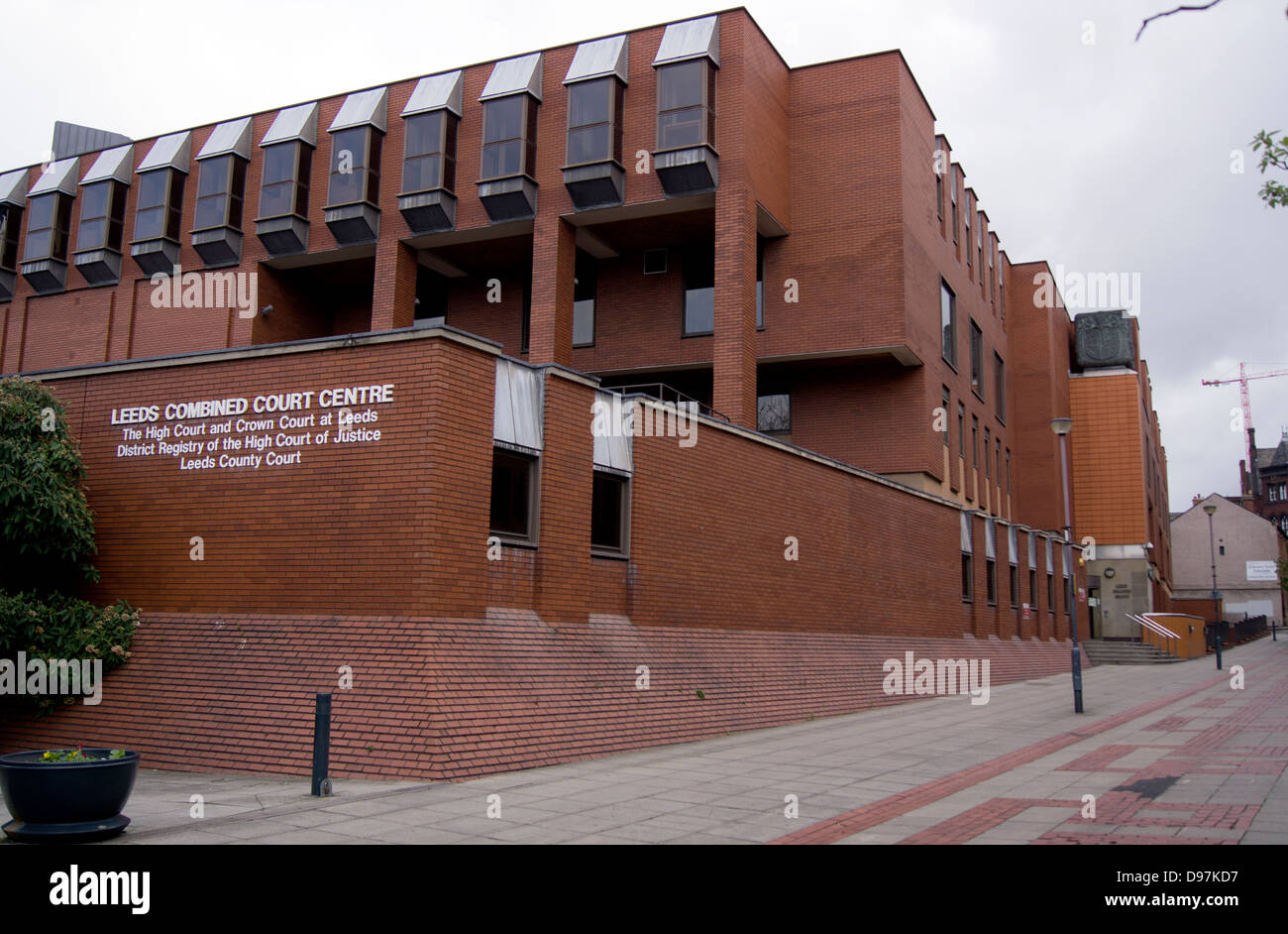 Leeds crown court hi-res stock photography and images - Alamy