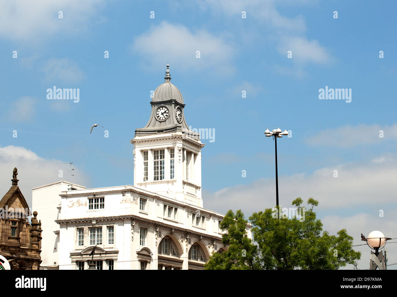 White building in Sheffield city centre Stock Photo - Alamy