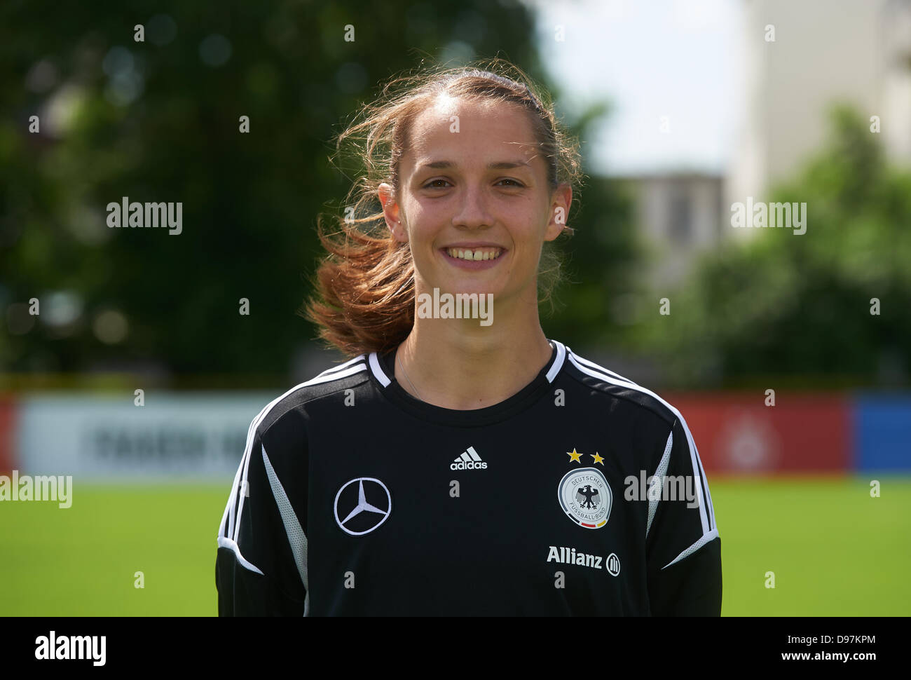 The goalkeeper of the women's German national soccer squad, Laura ...