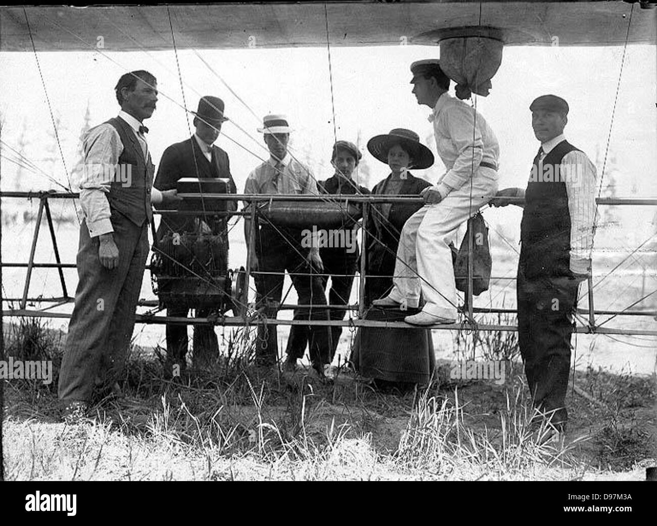 J.C. Mars, pilot, readying the dirigible balloon for flight Stock Photo ...