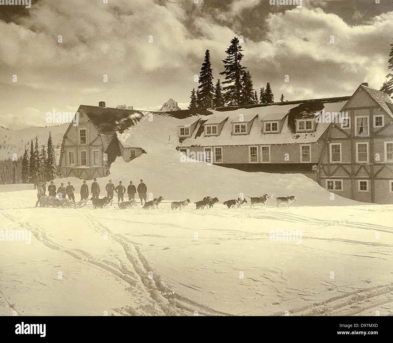 Paradise inn in winter mount hi-res stock photography and images - Alamy