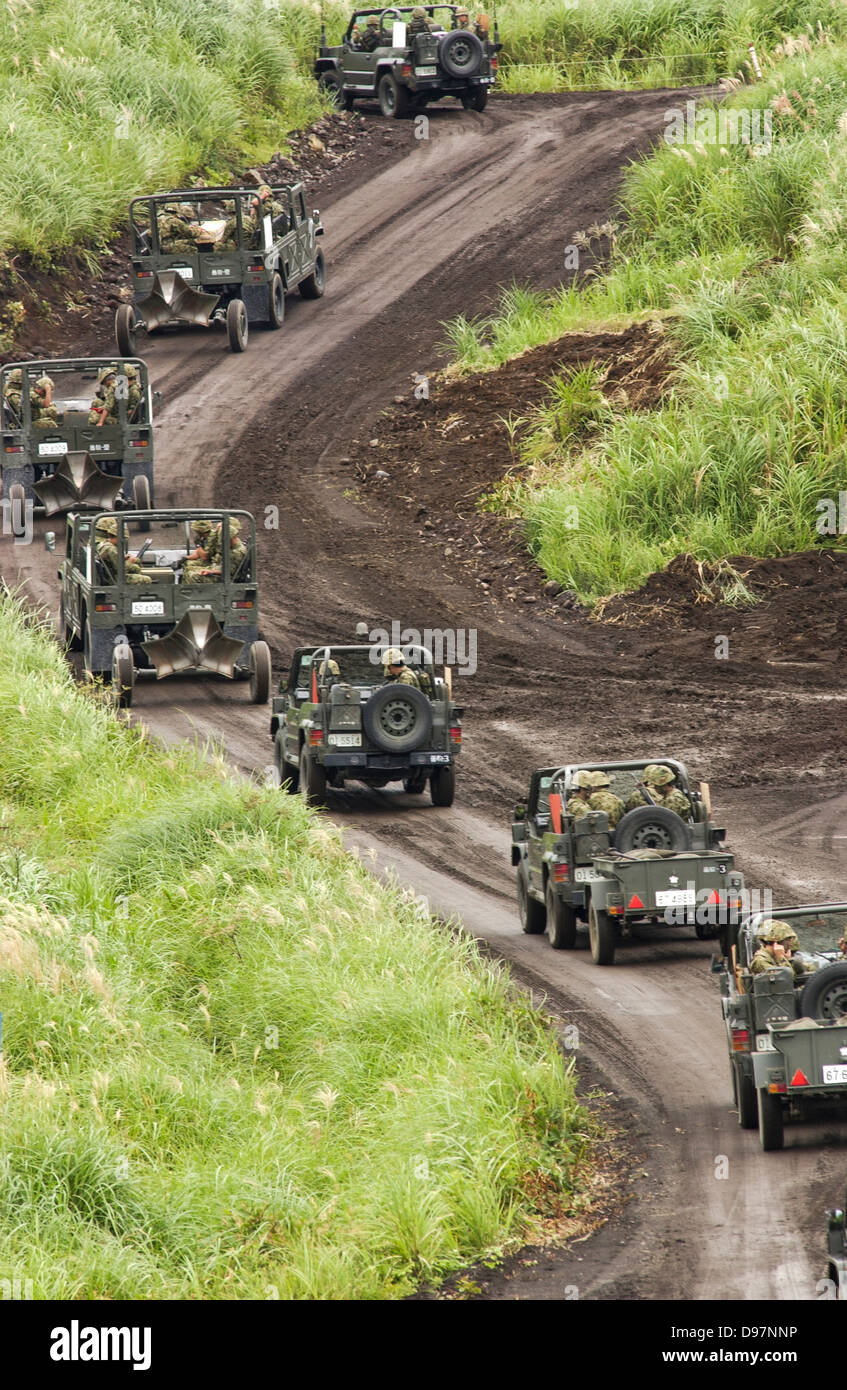 Japan Ground Self-Defense Forces (GSDF) take part in a live fire ...