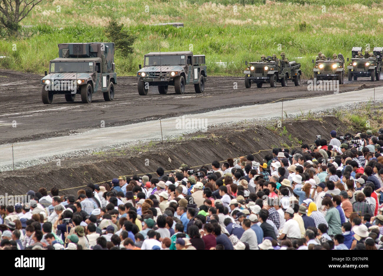 Japan ground self defense gsdf take hi-res stock photography and images ...