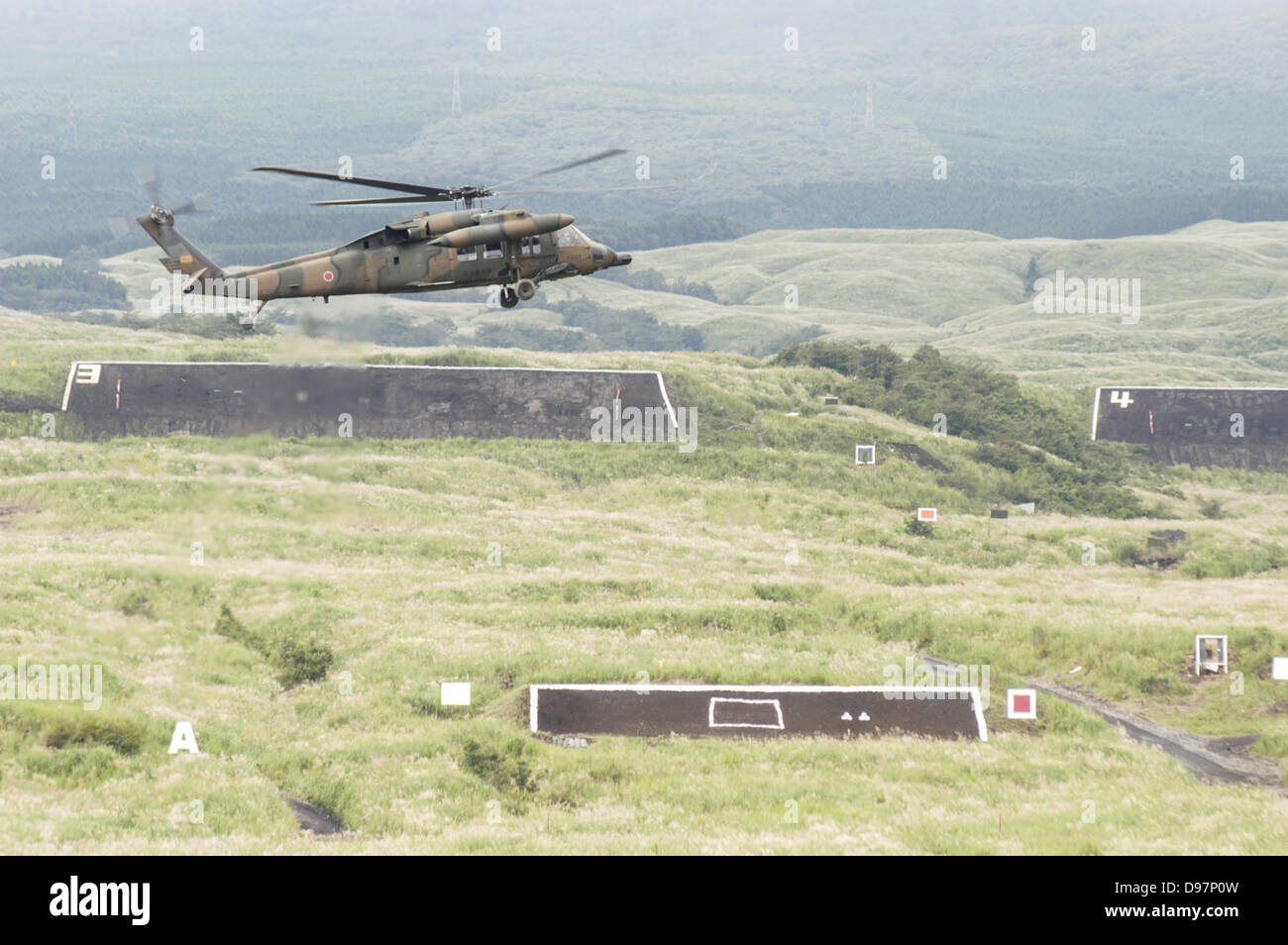 Japan ground self defense gsdf take hi-res stock photography and images ...