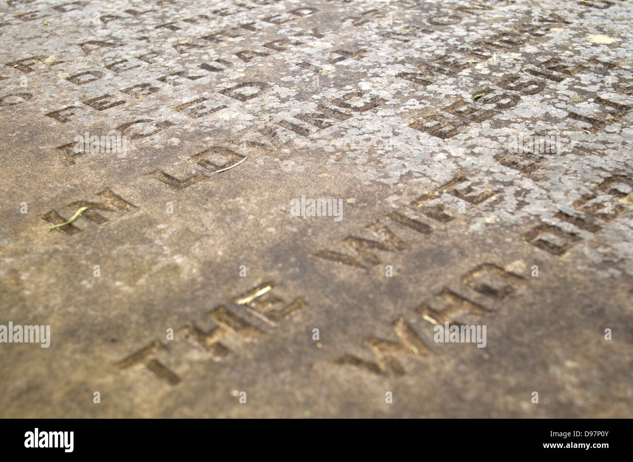 Close up detail of the inscription on a grave Stock Photo - Alamy