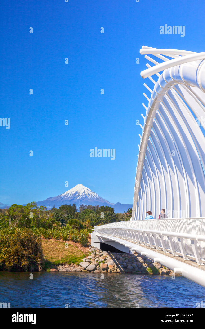 Te rewa rewa bridge and mount taranaki hi-res stock photography and ...