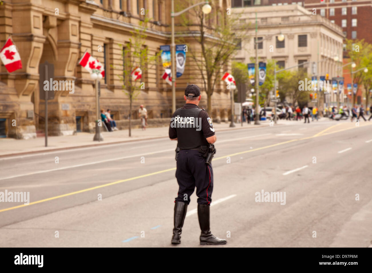 police officer on duty Stock Photo - Alamy