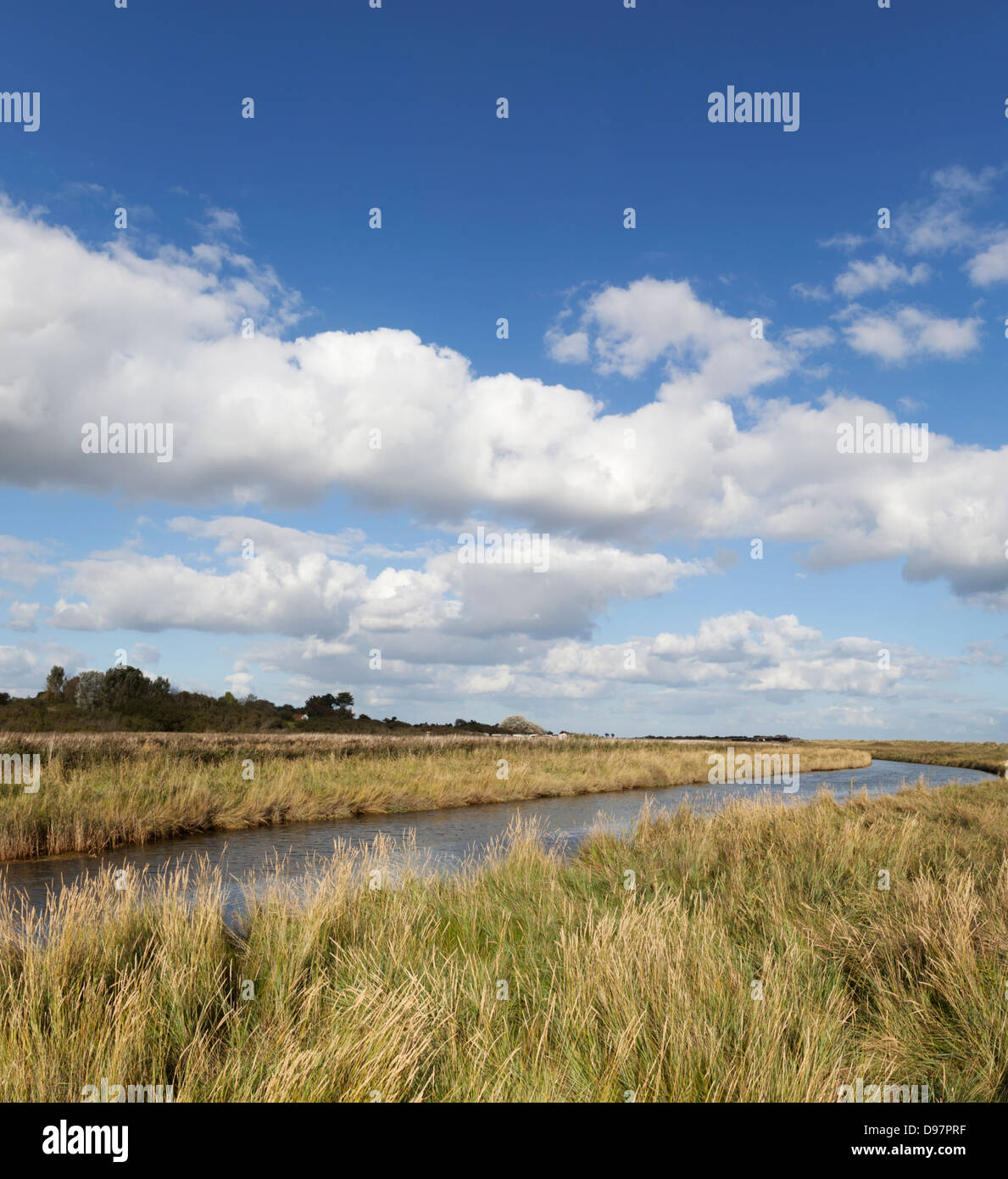 Long river path hi-res stock photography and images - Alamy