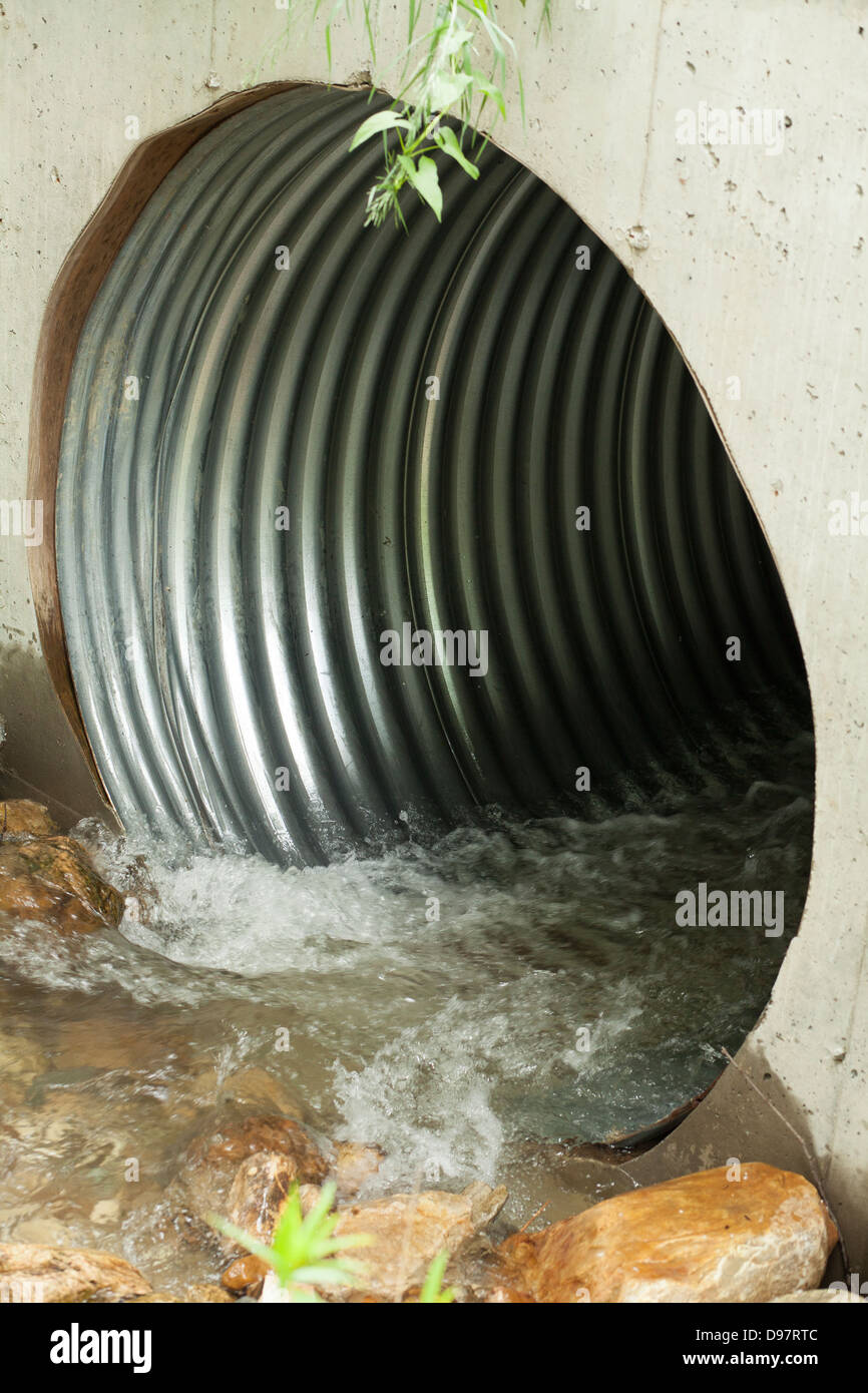 Round culvert hi-res stock photography and images - Alamy