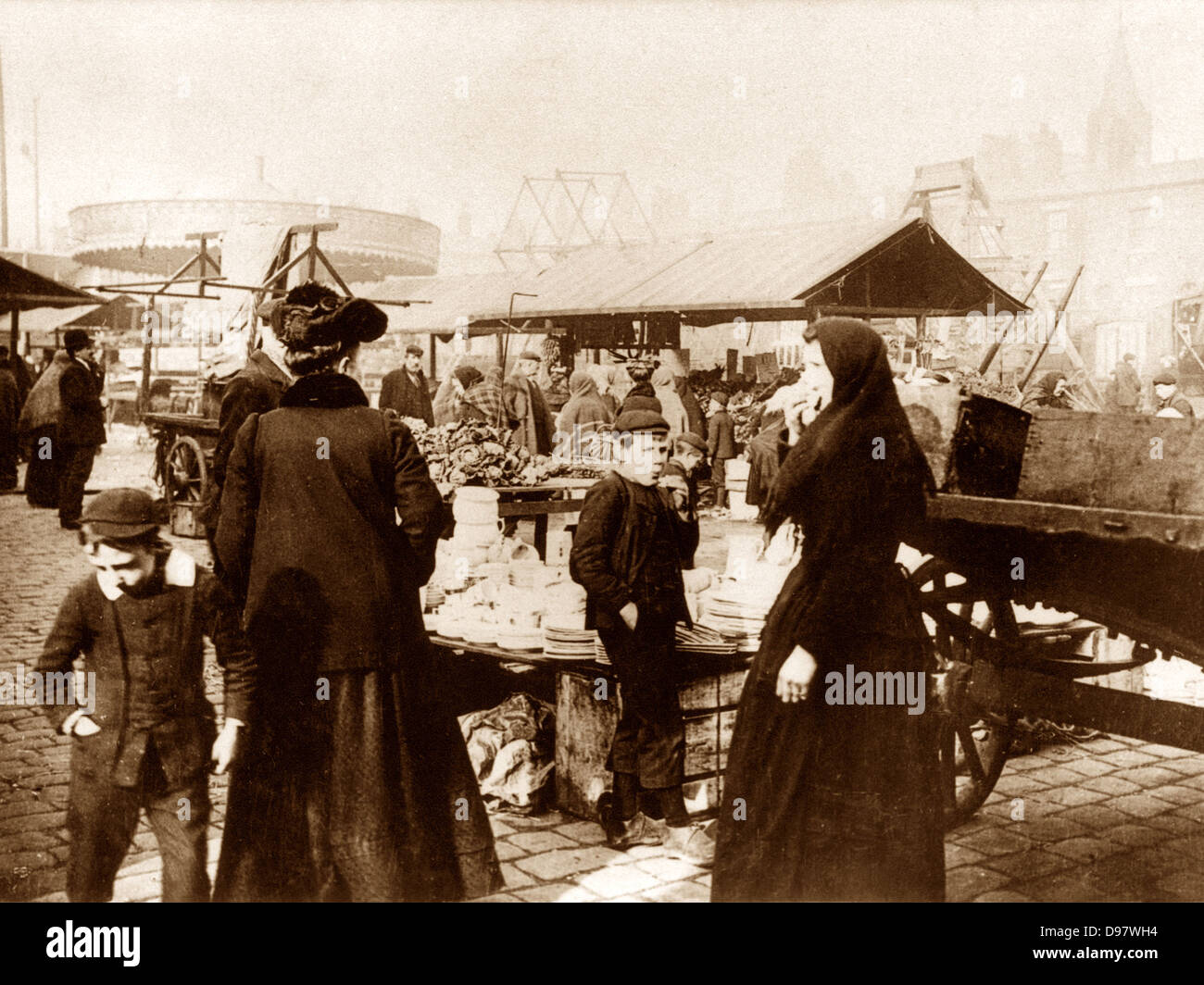 Oldham Tommyfield Market early 1900s Stock Photo - Alamy
