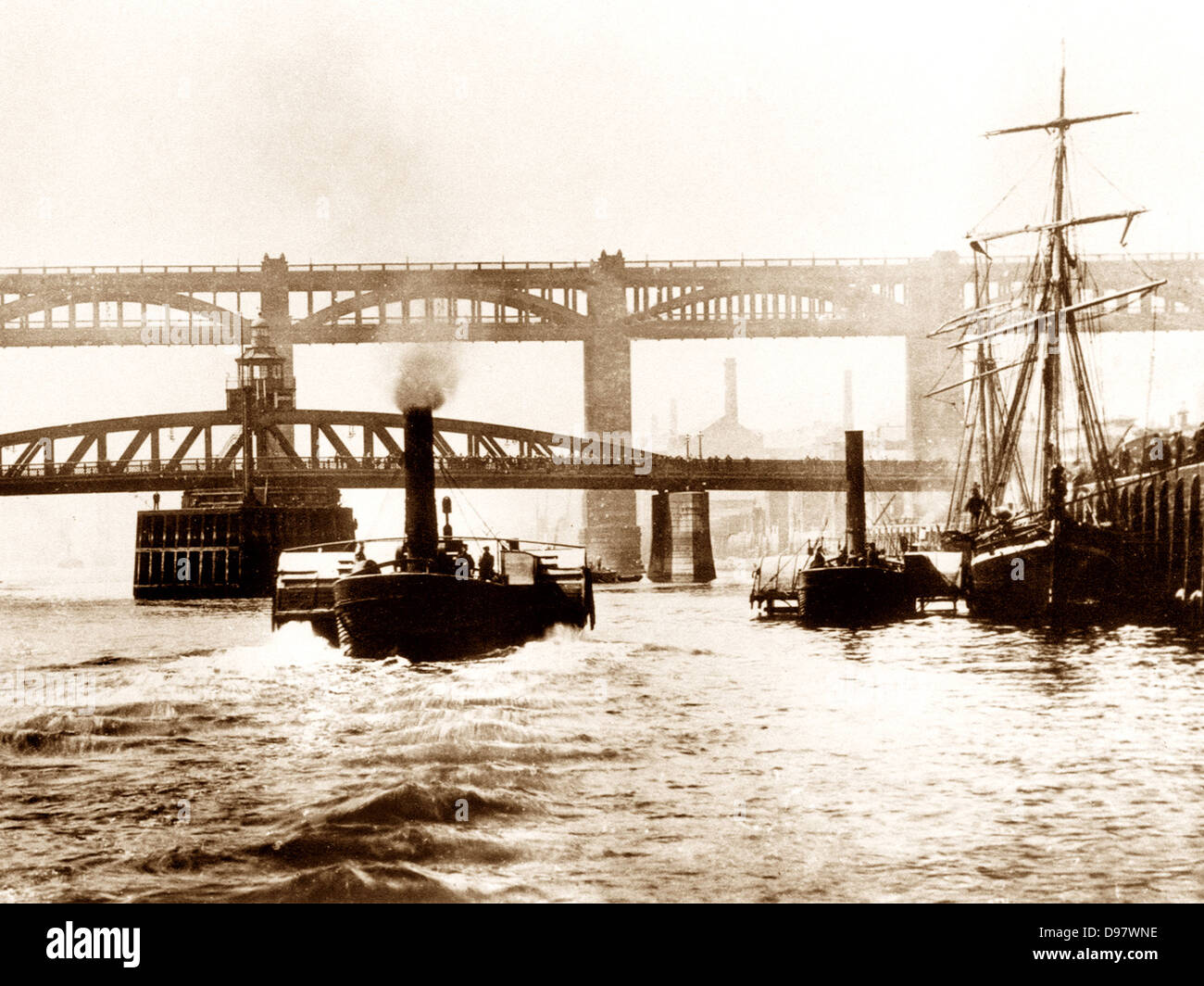 Newcastle-Upon-Tyne River Bridges early 1900s Stock Photo - Alamy