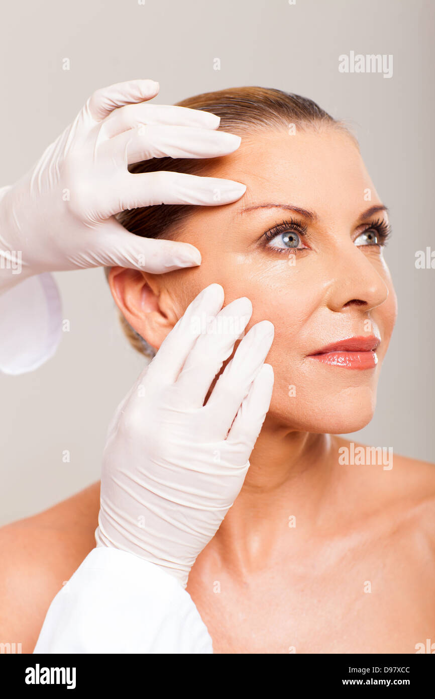 Pretty woman doctor doing hi-res stock photography and images - Alamy