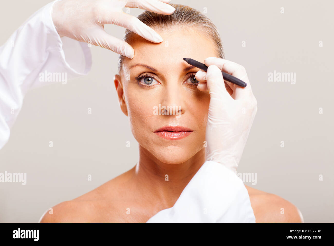 White face marking hi-res stock photography and images - Alamy