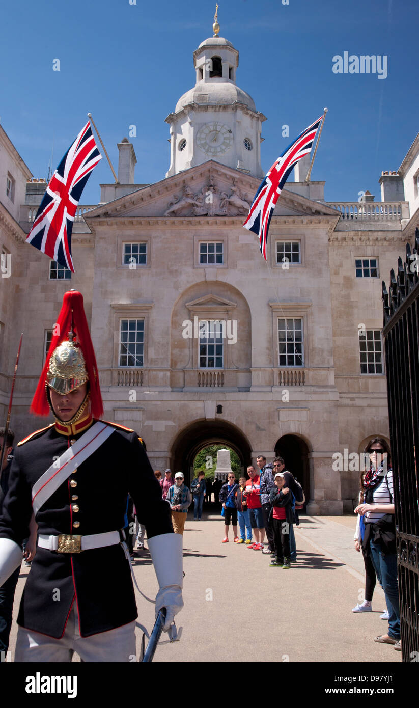 Royal palace horse guards hi-res stock photography and images - Alamy