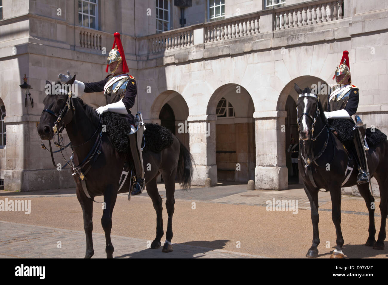 Crowd cavalry london hi-res stock photography and images - Alamy