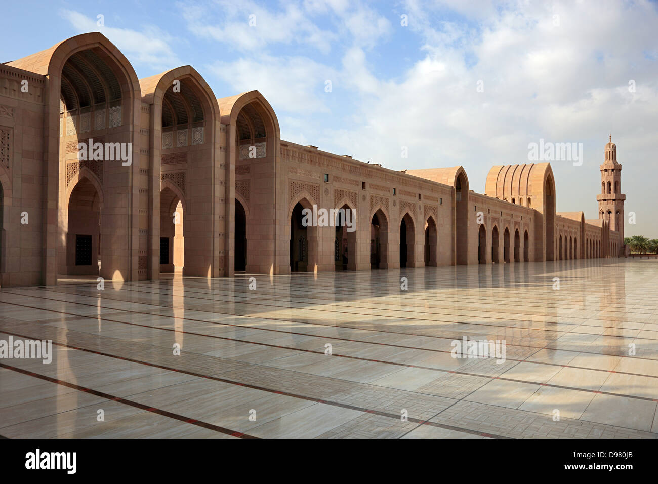 The big sultan's Qabus mosque in Muscat is the main mosque in Oman. She ...