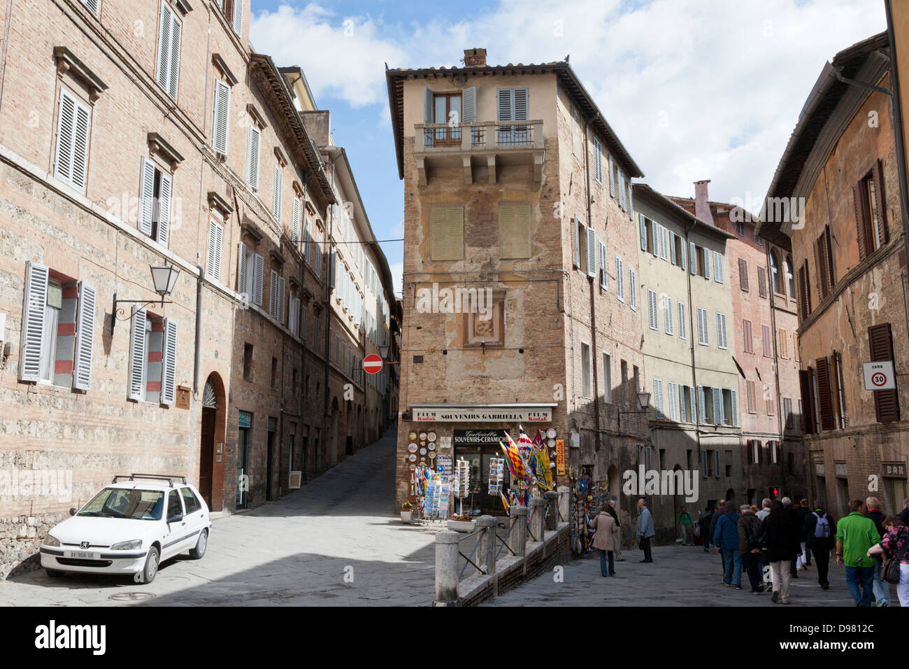 Streets in the medieval centre of Siena, Tuscany, Italy Stock Photo - Alamy