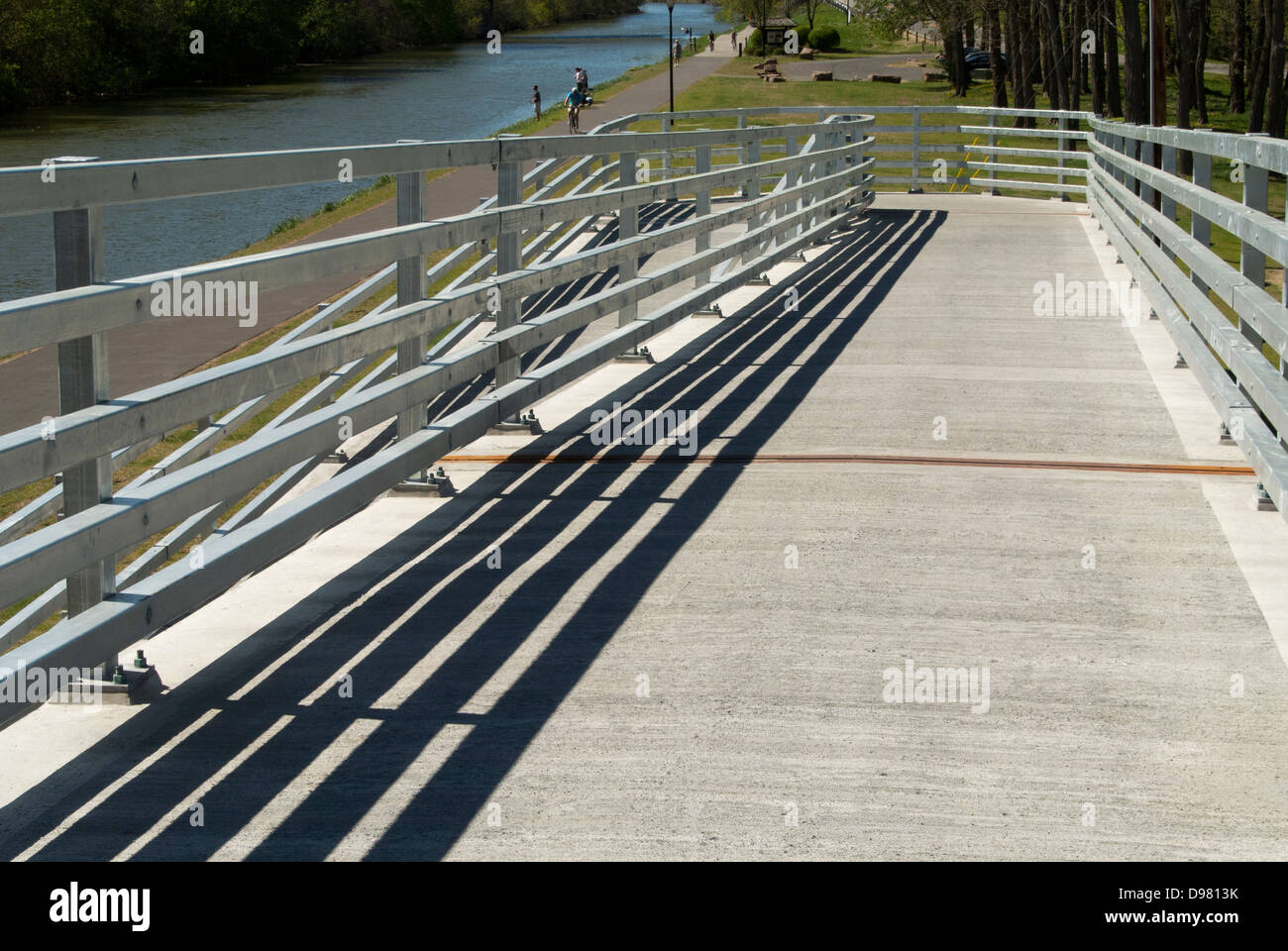 Pedestrian ramp hi-res stock photography and images - Alamy