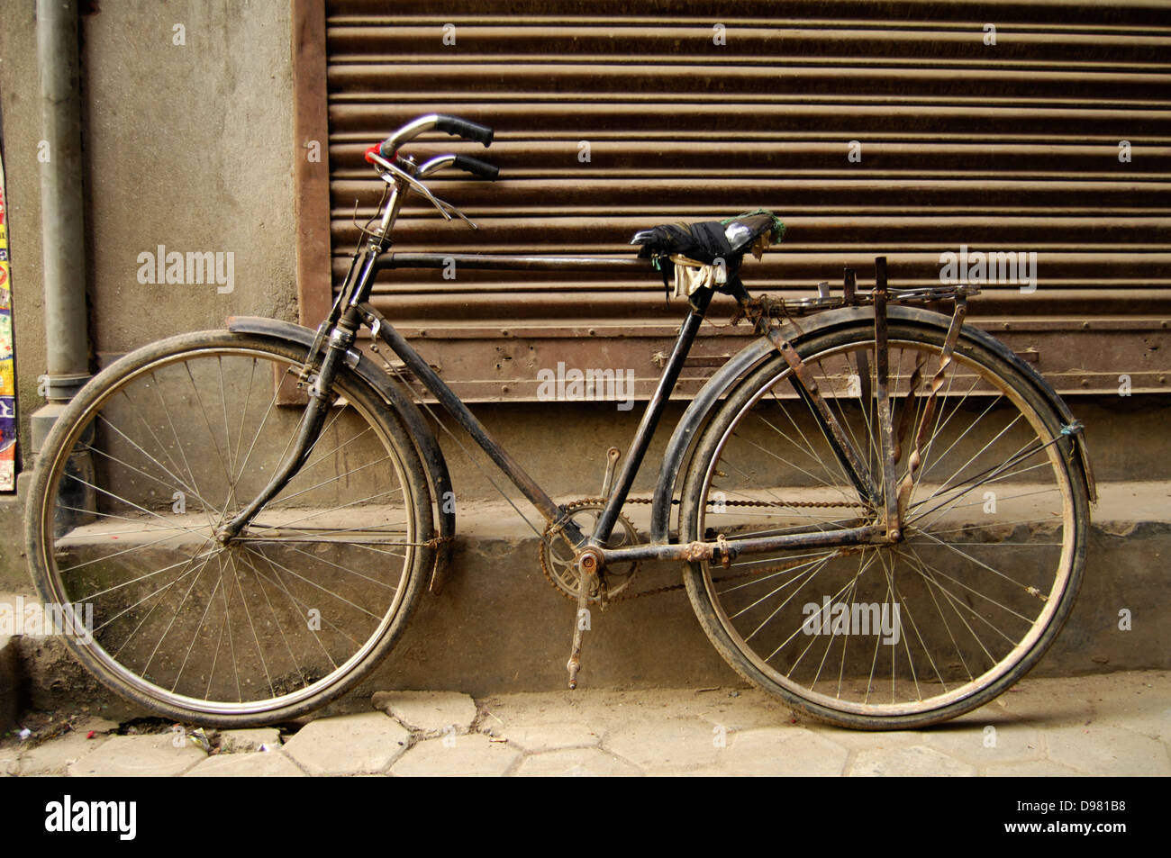 an old bicycle Stock Photo - Alamy