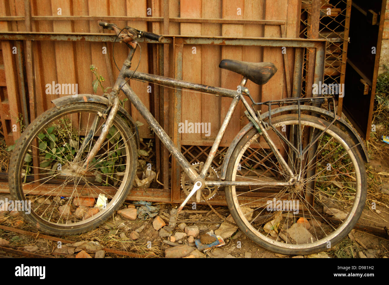 Traditional old cycle hi-res stock photography and images - Alamy