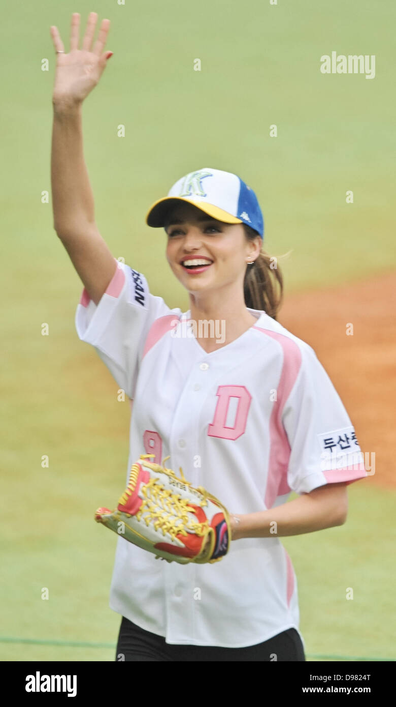 Seoul, South Korea. June 13, 2013. Model Miranda Kerr waves to fans ...