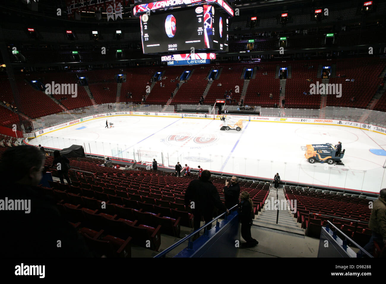 Centre bell home national hockey hi-res stock photography and images ...