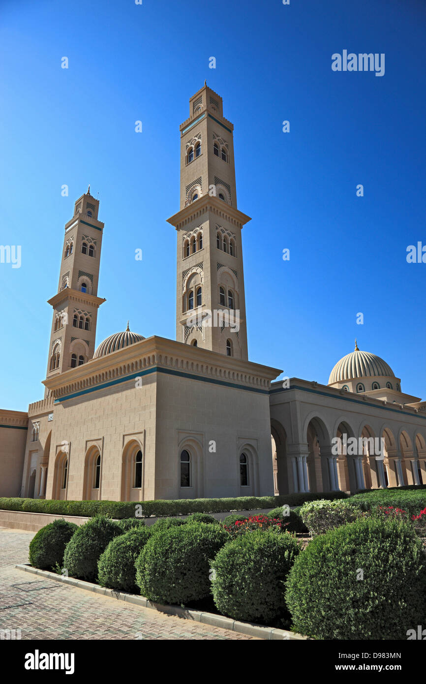 Mosque of Bahla. The oasis town of Bahla is one of the oldest king's ...