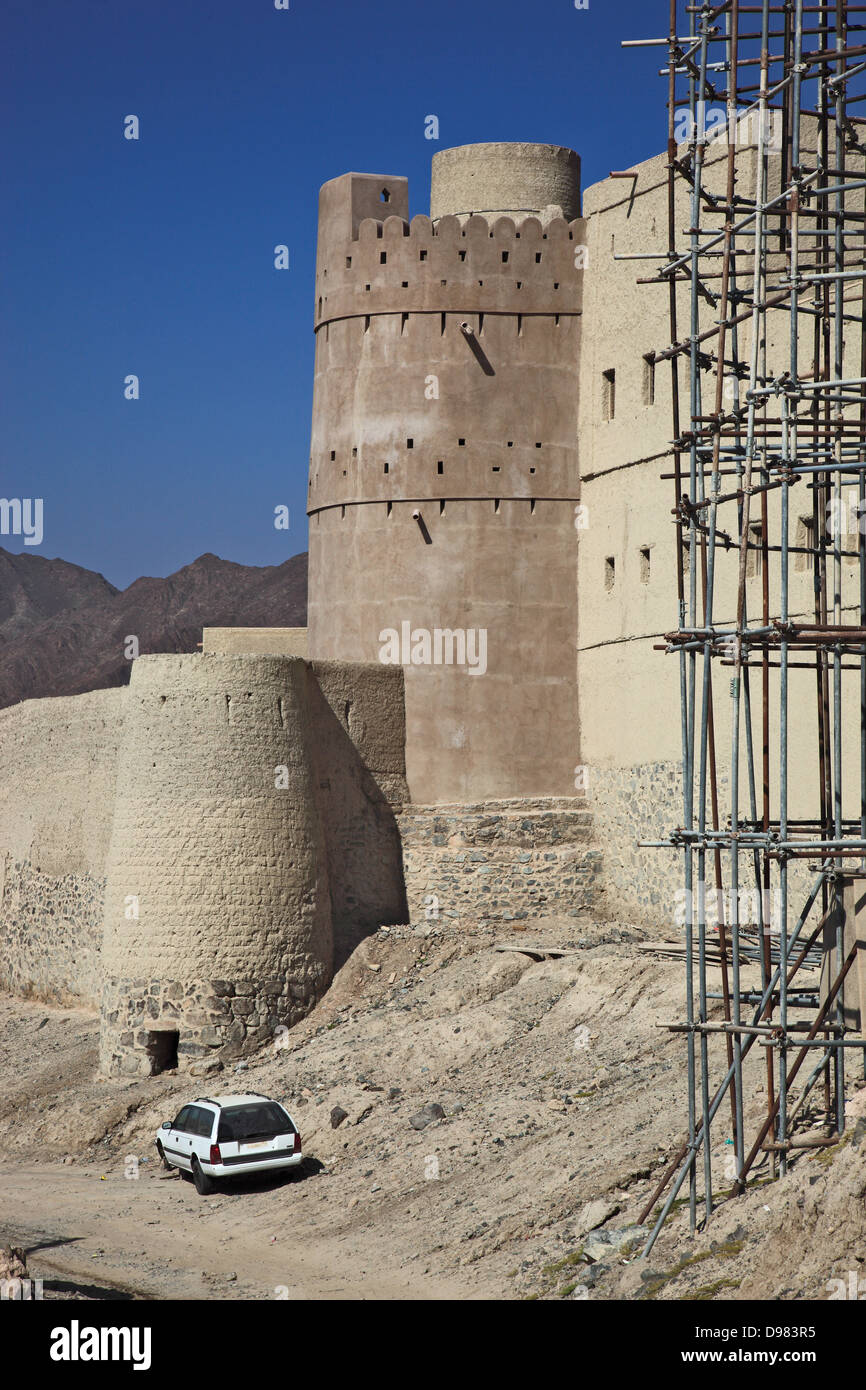 Bahla, fortress Hisn Tamah, in the midst of the town wall lies in the ...
