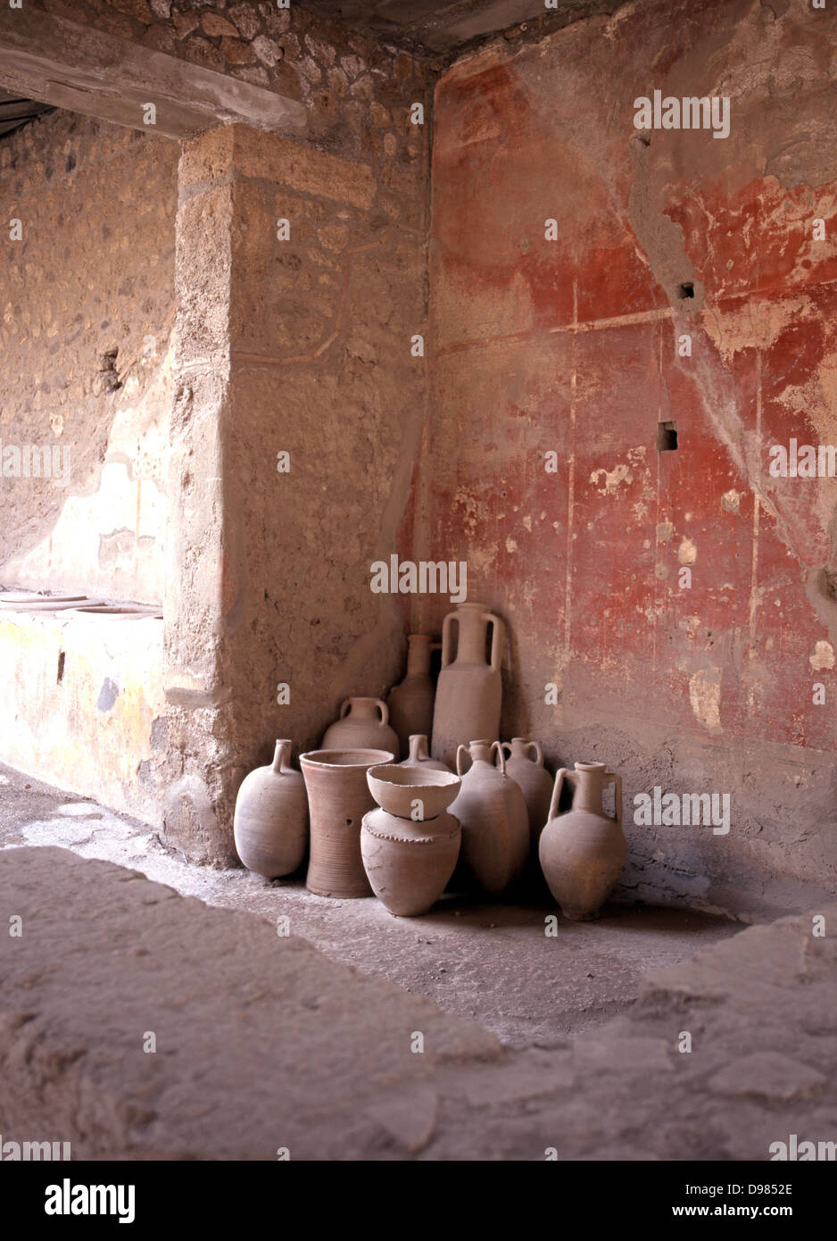 Pompeii roman shop hi-res stock photography and images - Alamy