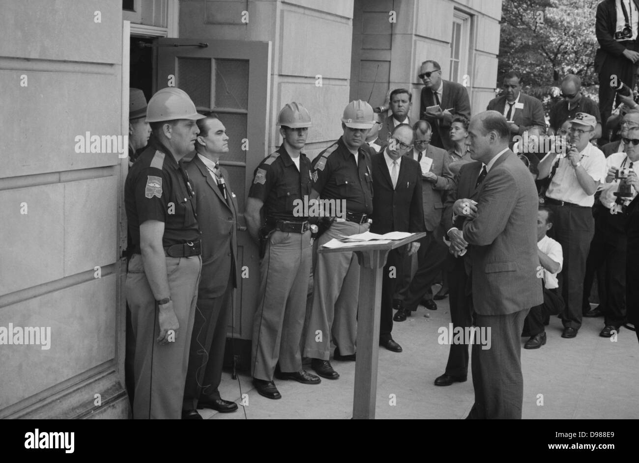 University of alabama segregation hi-res stock photography and images ...