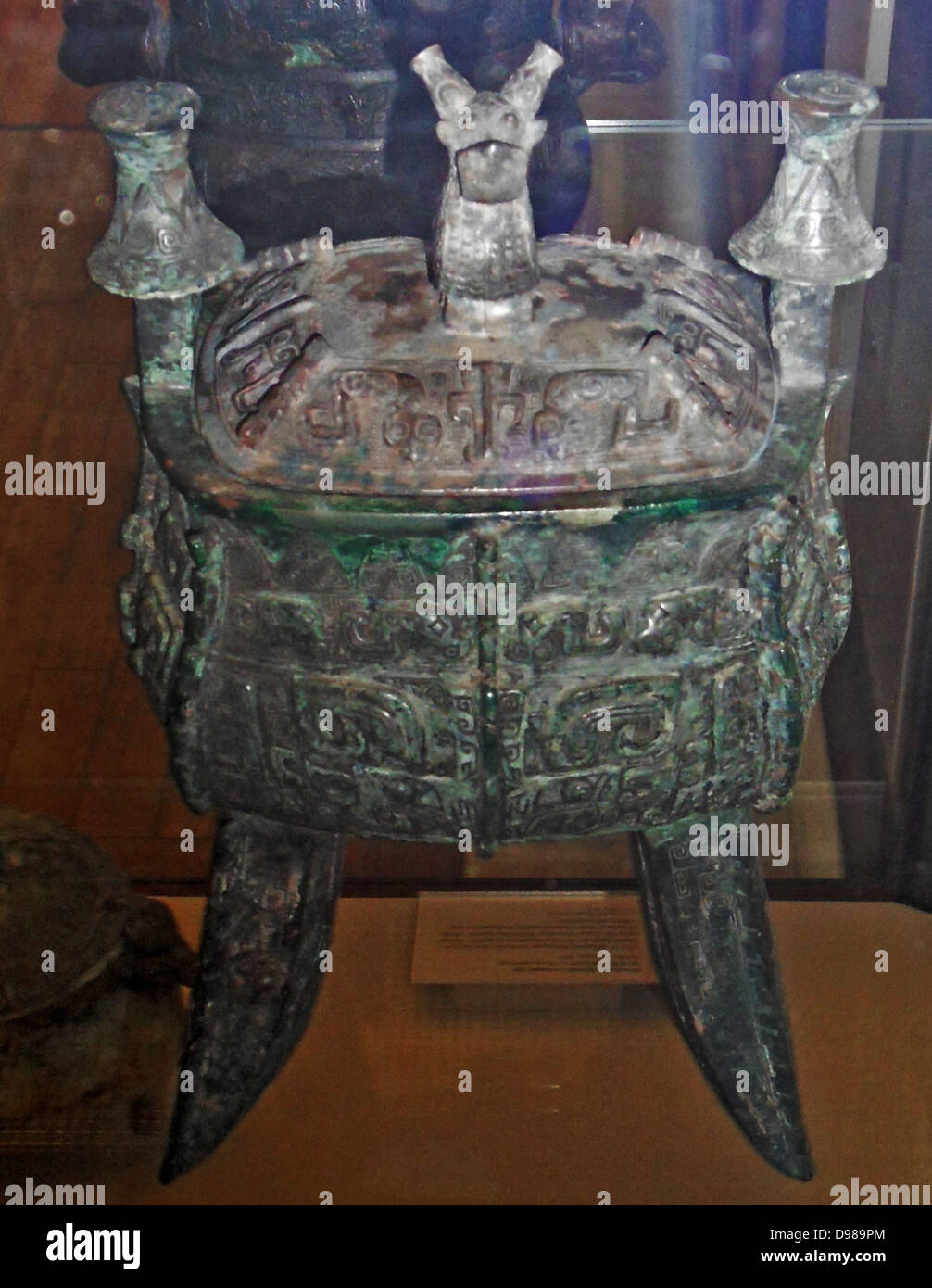 Bronze ritual wine vessel, Jia design. Shang dynasty, 13th-12th century ...