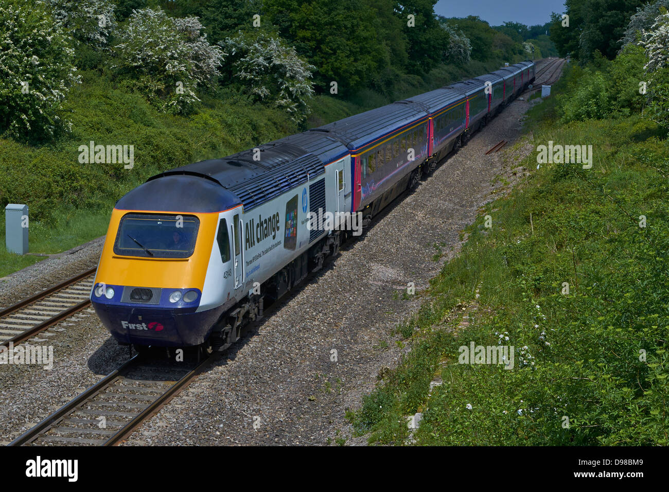 Class 43 High speed train carrying advertisement for Hewlett Packard ...