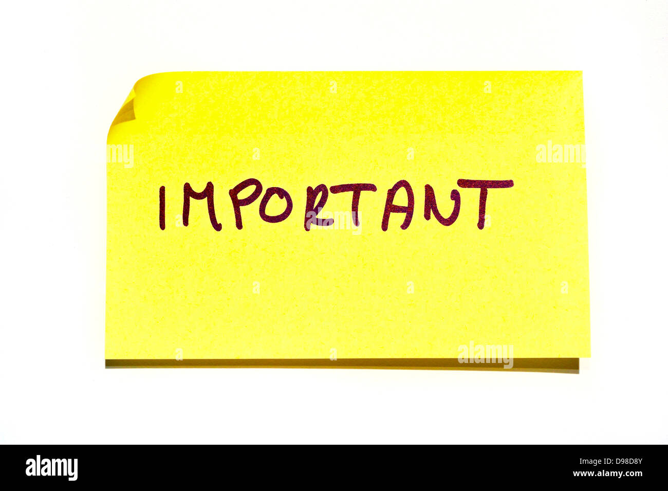 'Important' written on a yellow post it note Stock Photo - Alamy