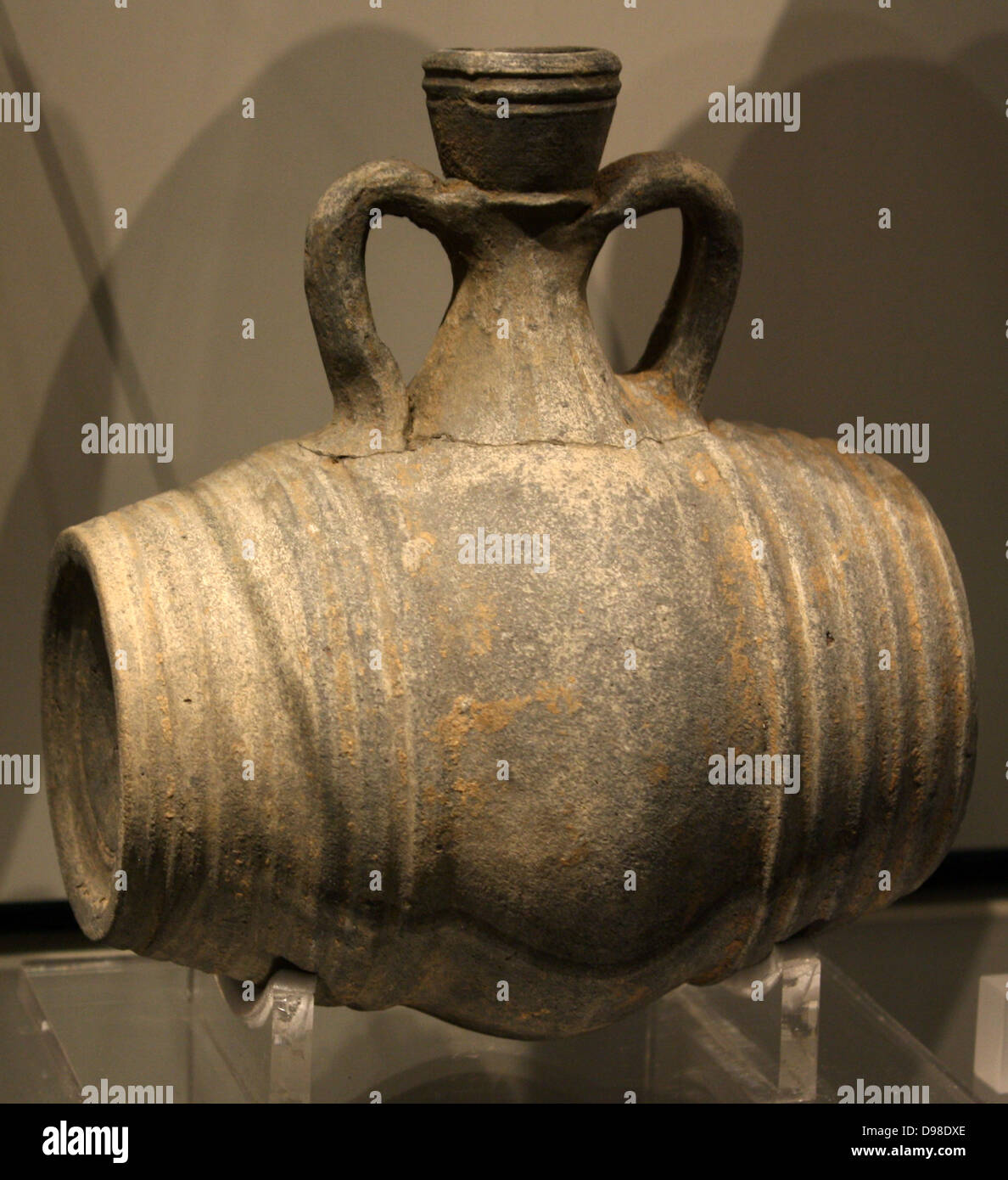 200 barrels hi-res stock photography and images - Alamy