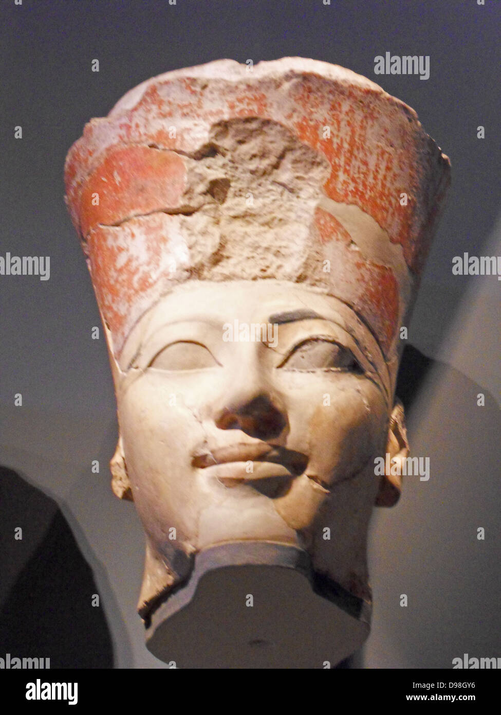 Statue head of Hatshepsut Queen of Egypt. Head of an Osiride Statue of ...