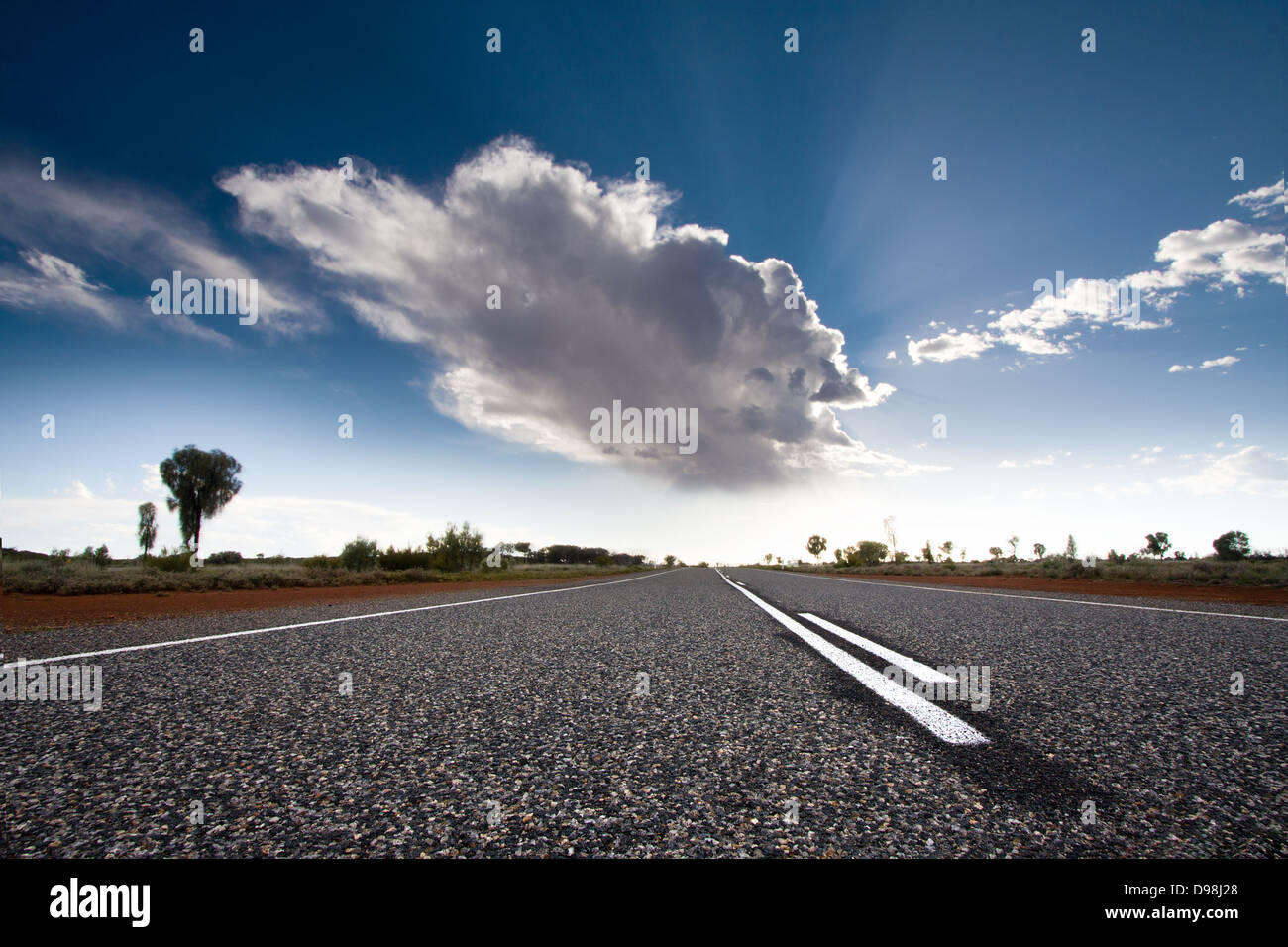 Road disappearing into distance hi-res stock photography and images - Alamy