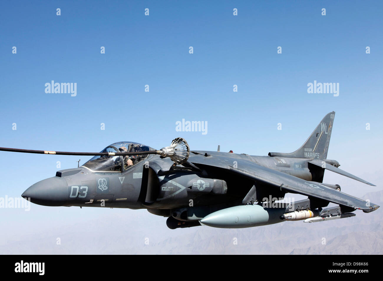 Av 8b harrier jets marine attack hi-res stock photography and images ...