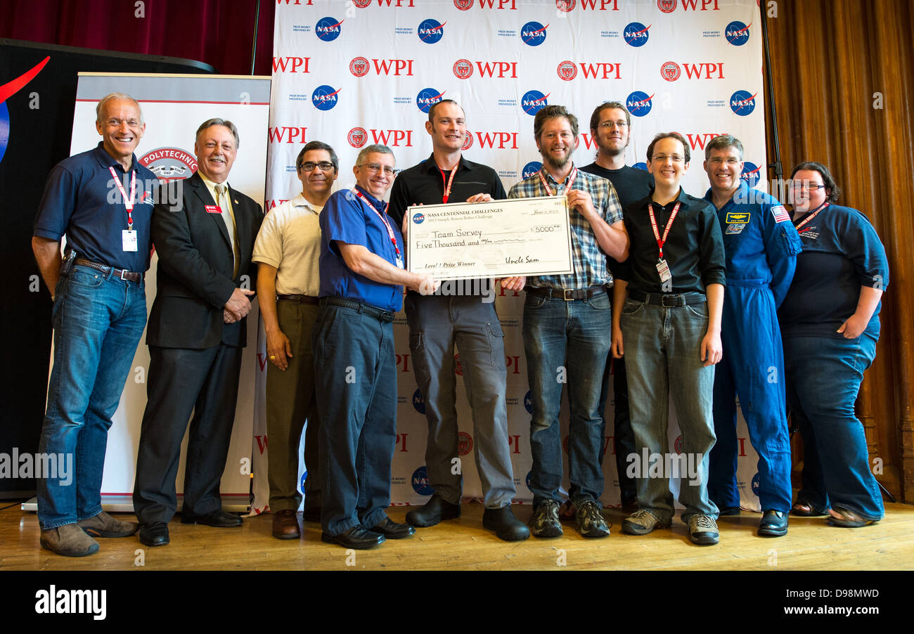 The Sample Return Robot Challenge held at Worcester Polytechnic ...